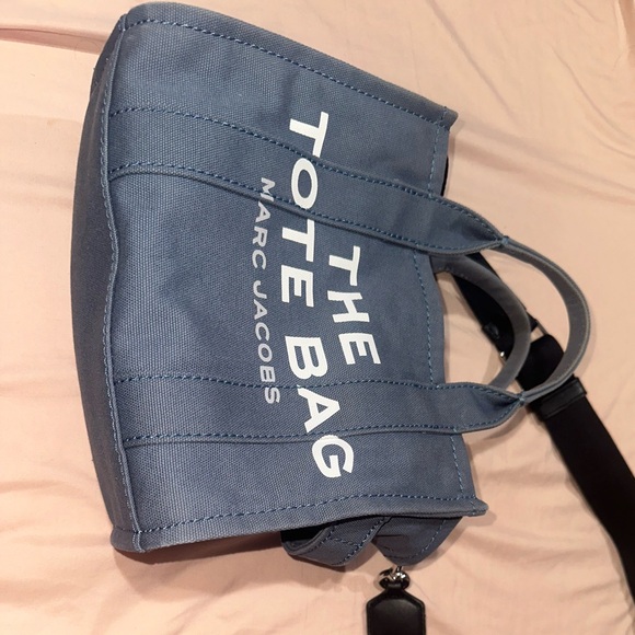 Marc Jacobs | Bags | New Like Used Zipper Works And No Stains | Poshmark
